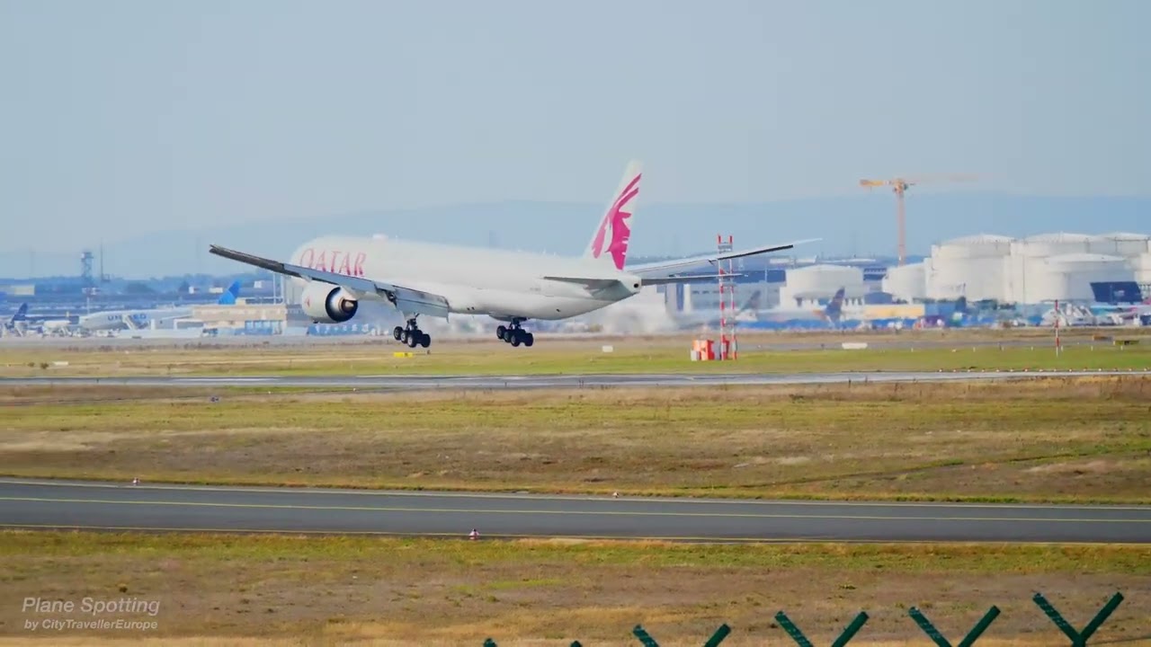 Qatar Airways Boeing 777 landing from Doha - City Traveller Europe