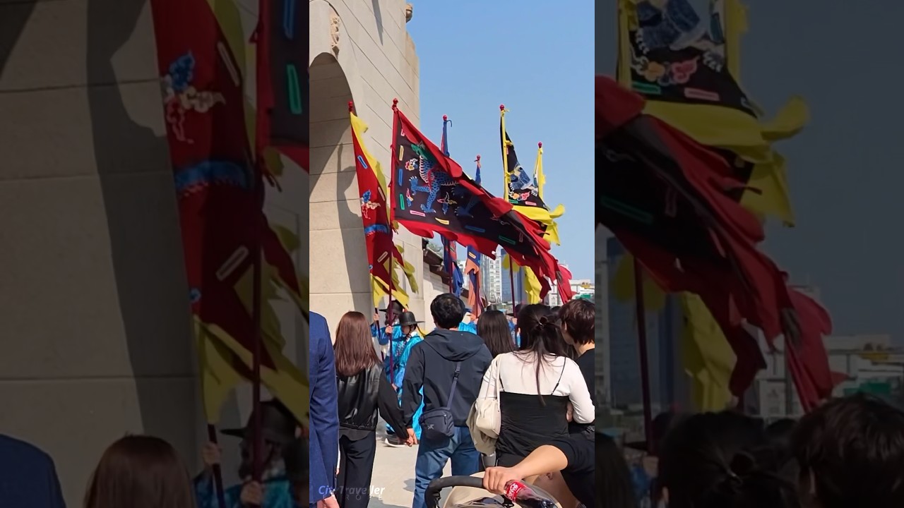 Royal Guards returning to Gyeongbokgung Palace - City Traveller Europe